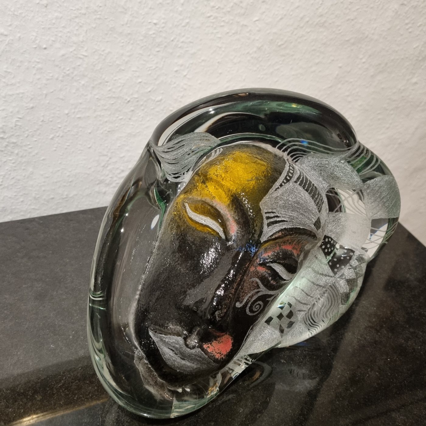 Jim Johnsson - Graverat Glasunikat " Vidar i Vila" - KH Konst & Antik